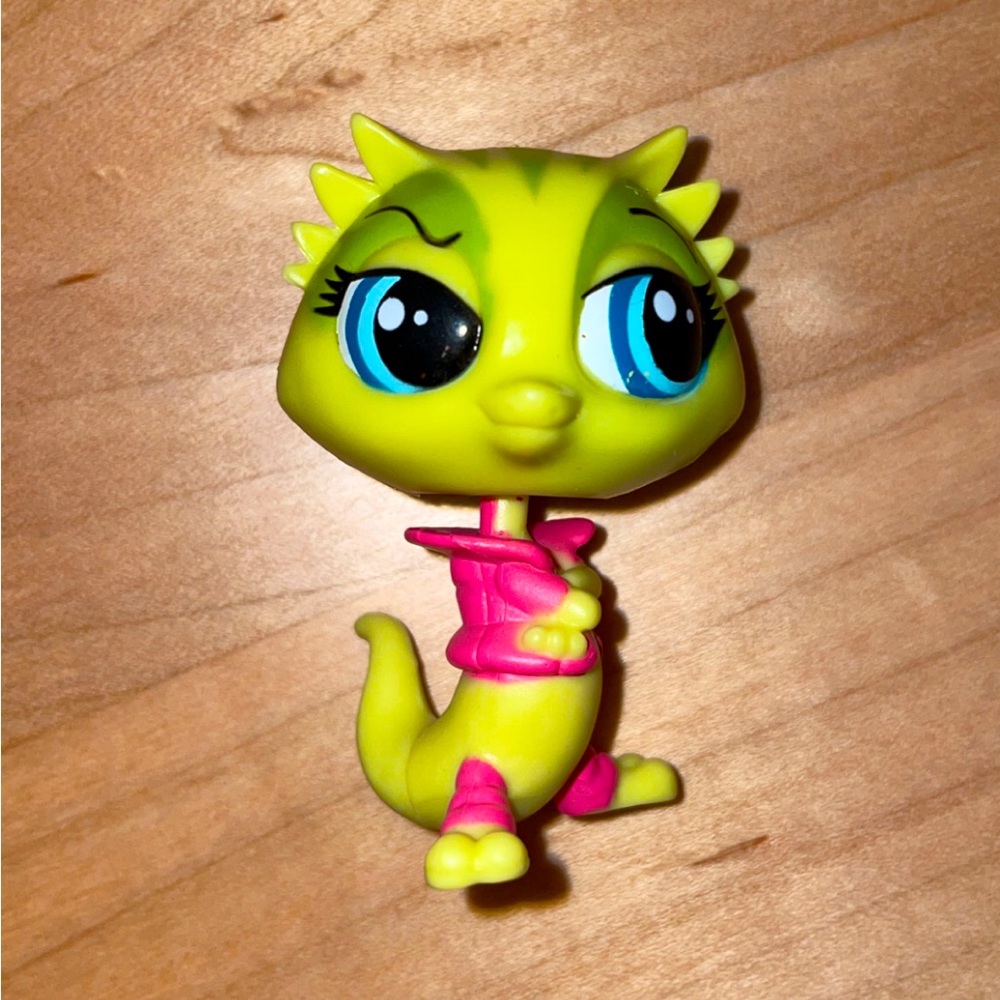 Littlest Pet Shop Green Iguana Lizard With Pink Jacke… - Gem